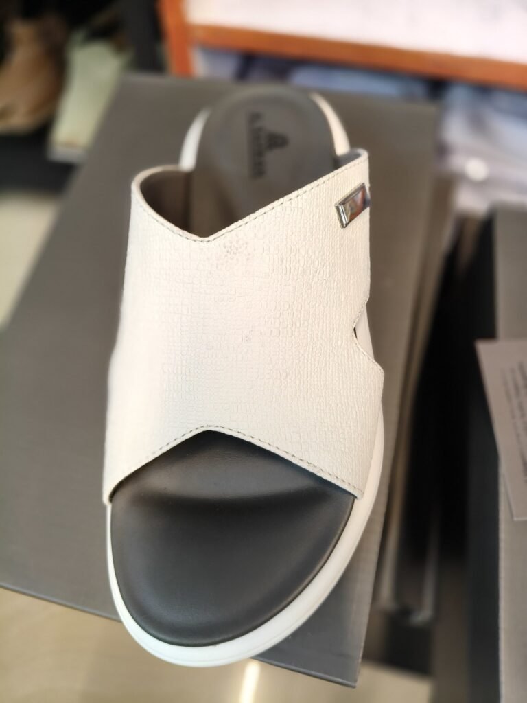 AL RAHWAN White Comfort Chappal - Riwayat Store